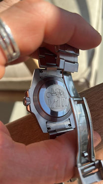 Custom case back – Uniq Watch Mods
