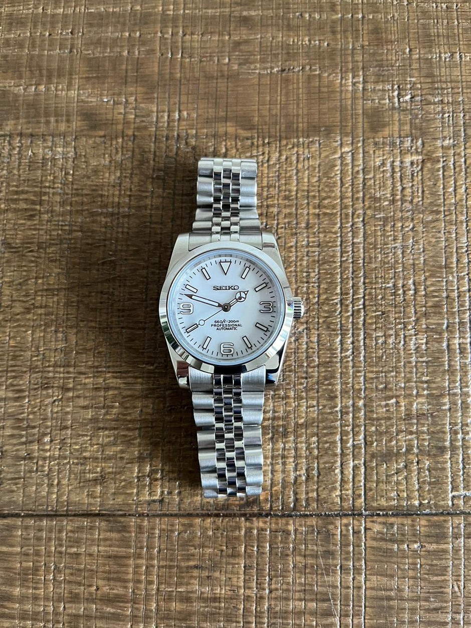 Explorer – Uniq Watch Mods