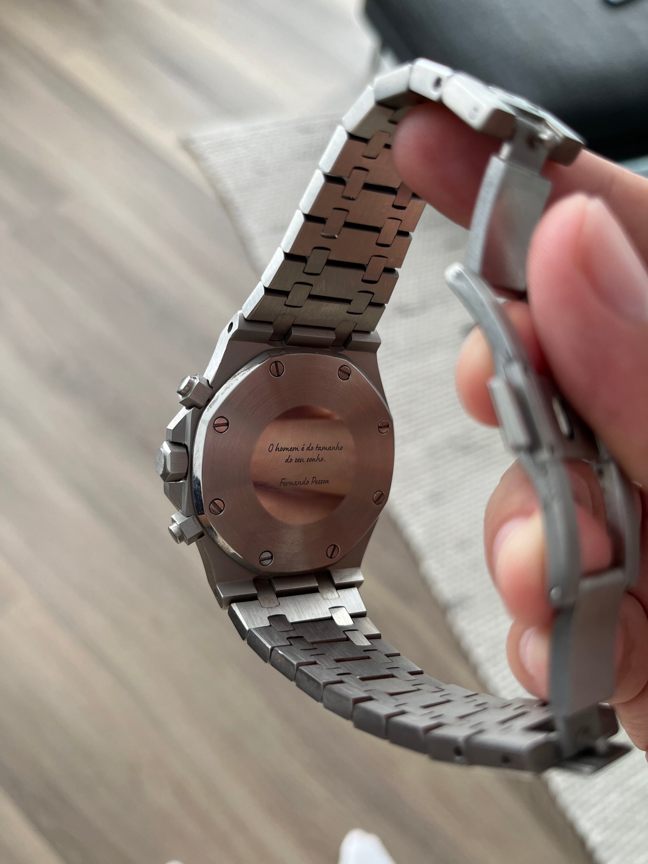 Custom case back – Uniq Watch Mods